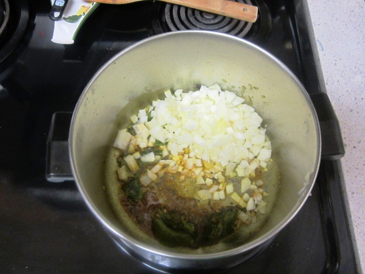 Bread Poha (Bread Upma) - Honey, Whats Cooking