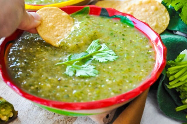 Tomatillo Salsa Verde (healthy, paleo, vegan, GF) - Honey, Whats Cooking