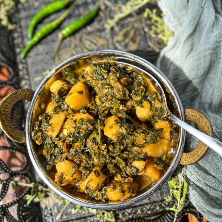 Aloo Palak (Spinach Potato Curry) - Honey, Whats Cooking